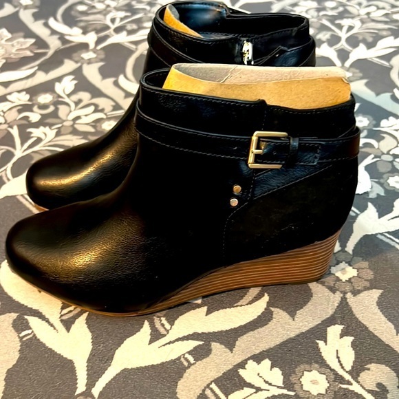 Dr. Scholl's | Shoes | Dr Schools Bootie Leather Wedge New 7 W | Poshmark
